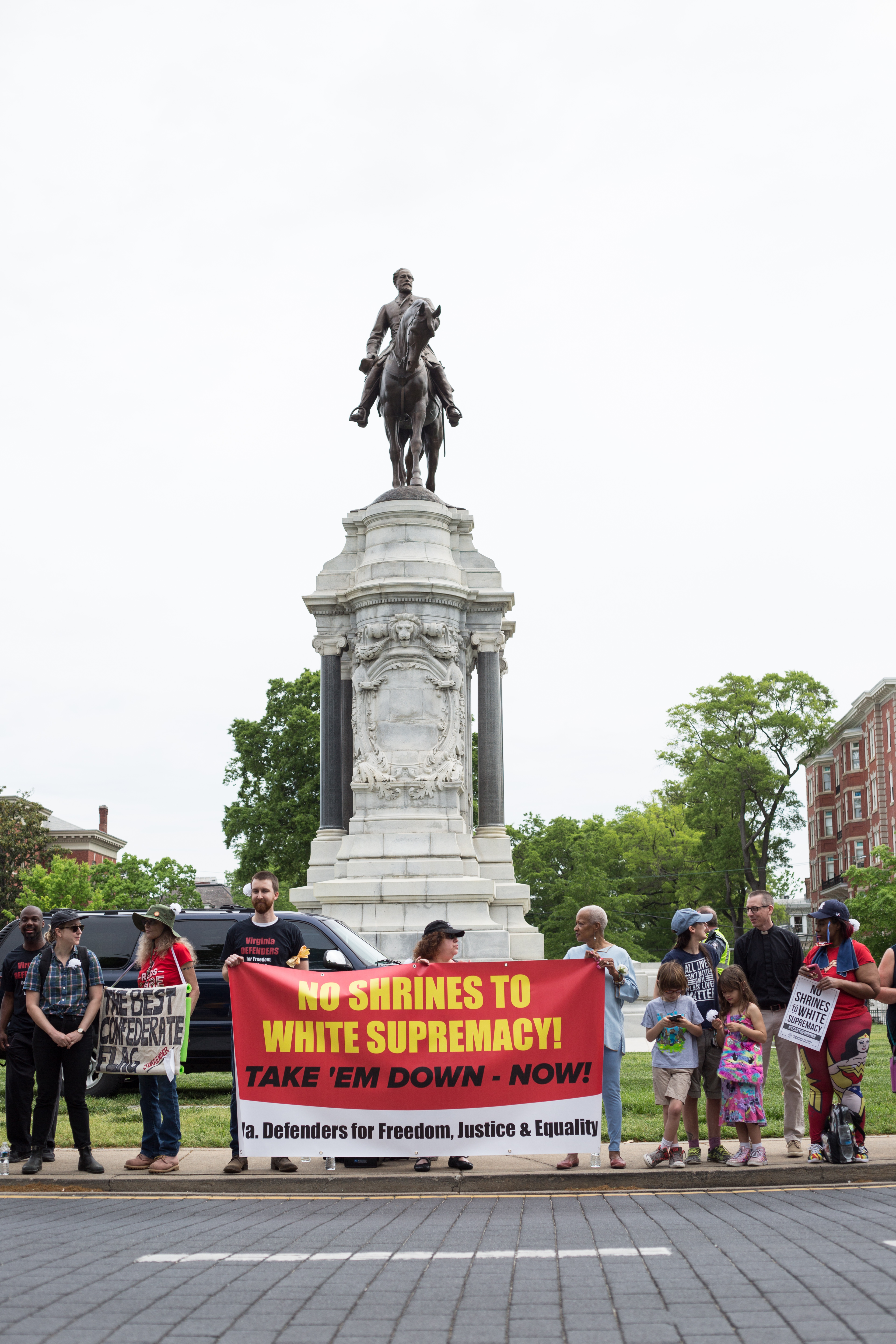 Dozens turn out to protest pro-Confederate rally on Monument Avenue